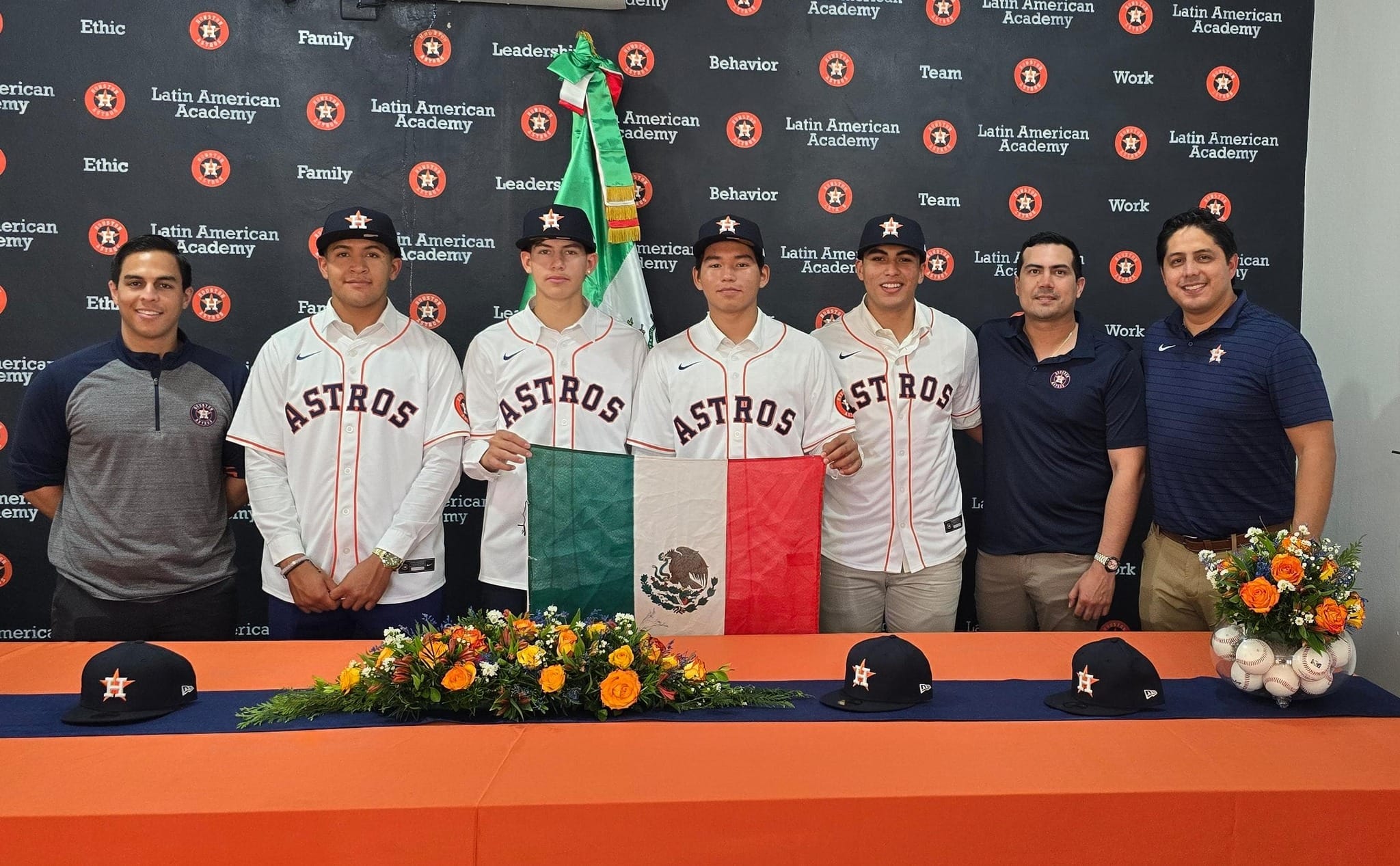 Emilio Payró firma con Astros de Houston; van tres tabasqueños rumbo a ...