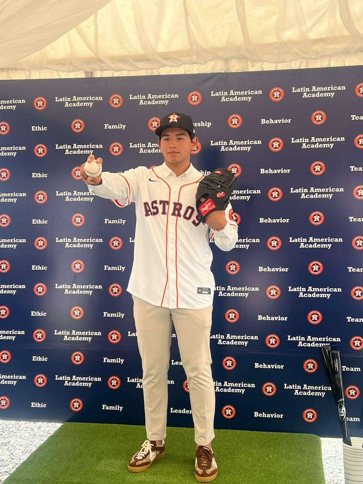 Emilio Payró firma con Astros de Houston; van tres tabasqueños rumbo a ...
